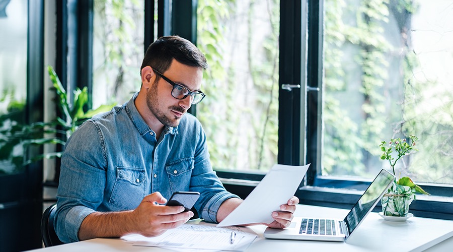 Small Business Loans: Variable vs. Fixed Rates Explained